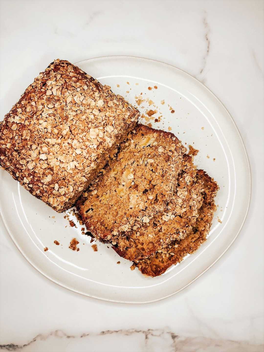 Cinnamon Apple Crumble Bread